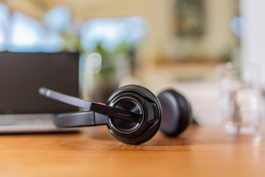 HP Poly Savi 8220 DECT headsett med base - Elkjøp