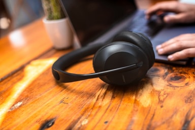 Bose Noise Cancelling Headphones 700 (sort) - Elkjøp