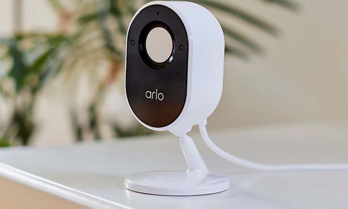 Arlo Essential Indoor Camera (hvit) - Elkjøp | Elkjøp
