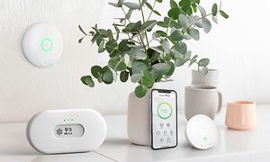 Airthings View Plus komplett luftkvalitetsmåler AIRTHINGS2960 - Elkjøp